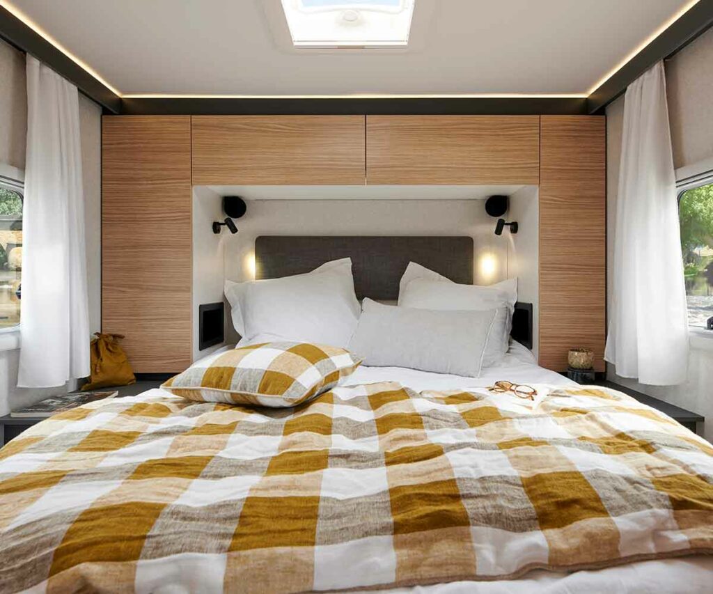 Prix et modèles camping-cars neufs Bavaria avec lit pavillon